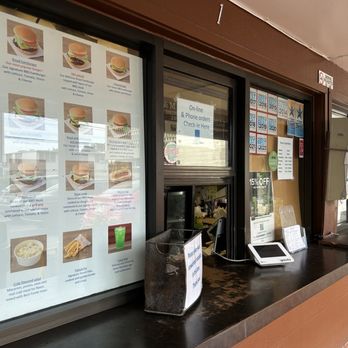 W & M BAR-B-Q BURGER - Updated March 2025 - 1049 Photos & 713 Reviews ...