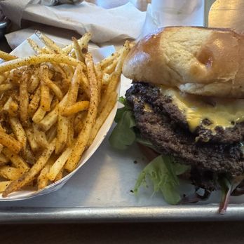 ROYCE - Updated November 2024 - 317 Photos & 221 Reviews - 115 Ridge St ...