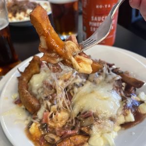 POUTINEVILLE - 633 Photos & 600 Reviews - 1365 Rue Ontario E, Montréal ...