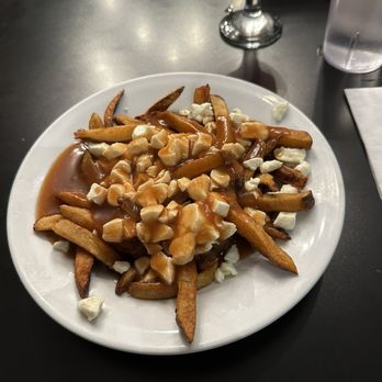 POUTINEVILLE - Updated October 2025 - 674 Photos & 651 Reviews - 1365 ...