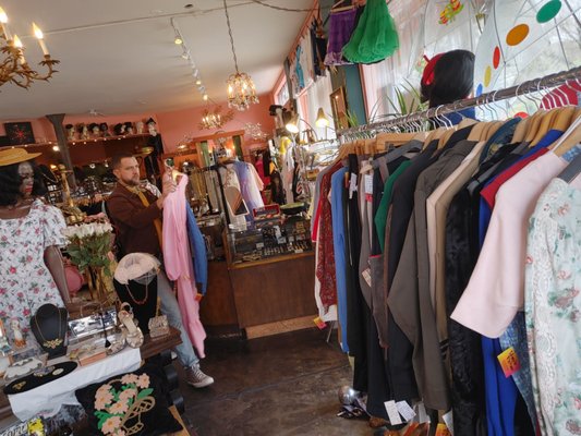 MAGPIE - Updated March 2025 - 35 Photos & 26 Reviews - 1960 SE ...