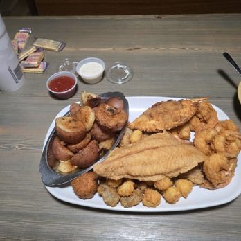 HUNT’S SEAFOOD RESTAURANT & OYSTER BAR - Updated June 2026 - 137 Photos ...