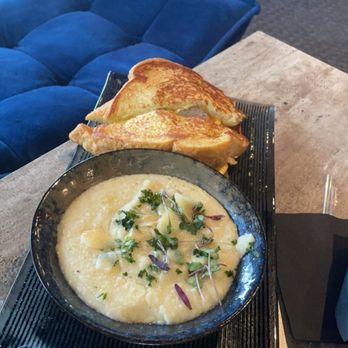 WEEZY’S - Updated March 2025 - 149 Photos & 67 Reviews - 200 Bennett St ...