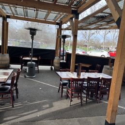 KIN WINDSOR - Updated October 2025 - 900 Photos & 901 Reviews - 740 ...