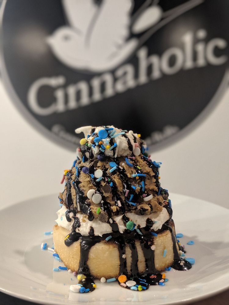 CINNAHOLIC - 126 Photos & 37 Reviews - 319 Danforth Ave, Toronto ...