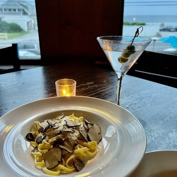 THE CARRIAGE HOUSE - Updated August 2024 - 94 Photos & 116 Reviews ...