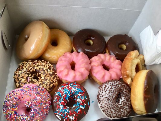 HAPPY DONUTS - 134 Photos & 148 Reviews - Donuts - 1345 S Winchester ...