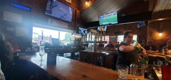 OUTBOARDS BAR & GRILL - Updated December 2025 - 50 Photos & 57 Reviews ...