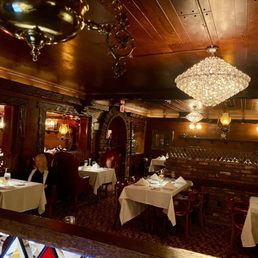 THE MAGIC LAMP INN - Updated December 2025 - 834 Photos & 625 Reviews ...