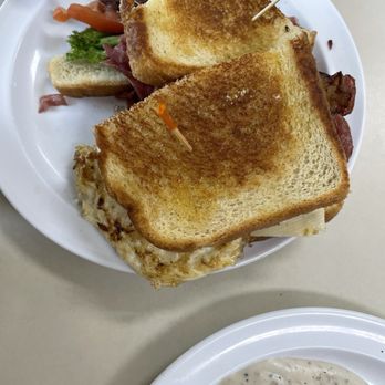 POGEY’S FAMILY RESTAURANT - Updated June 2025 - 63 Photos & 79 Reviews ...