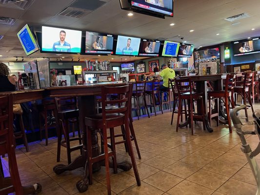 PACKY’S SPORTS PUB & GRILL - Updated April 2025 - 186 Photos & 177 ...