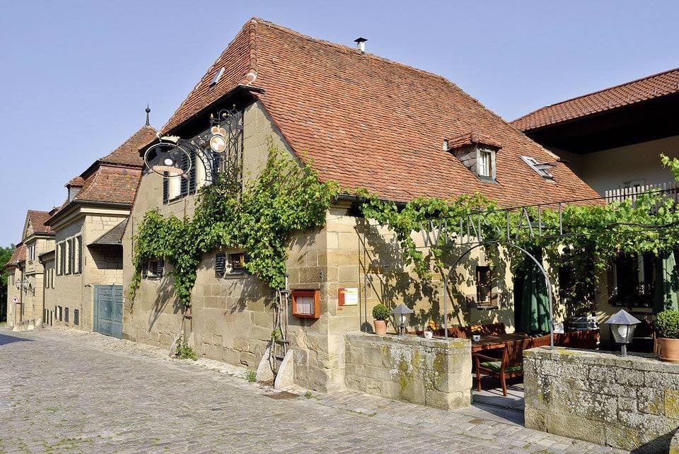 WEINSTALL - Updated May 2024 - 13 Photos - Schlossplatz 3, Castell ...