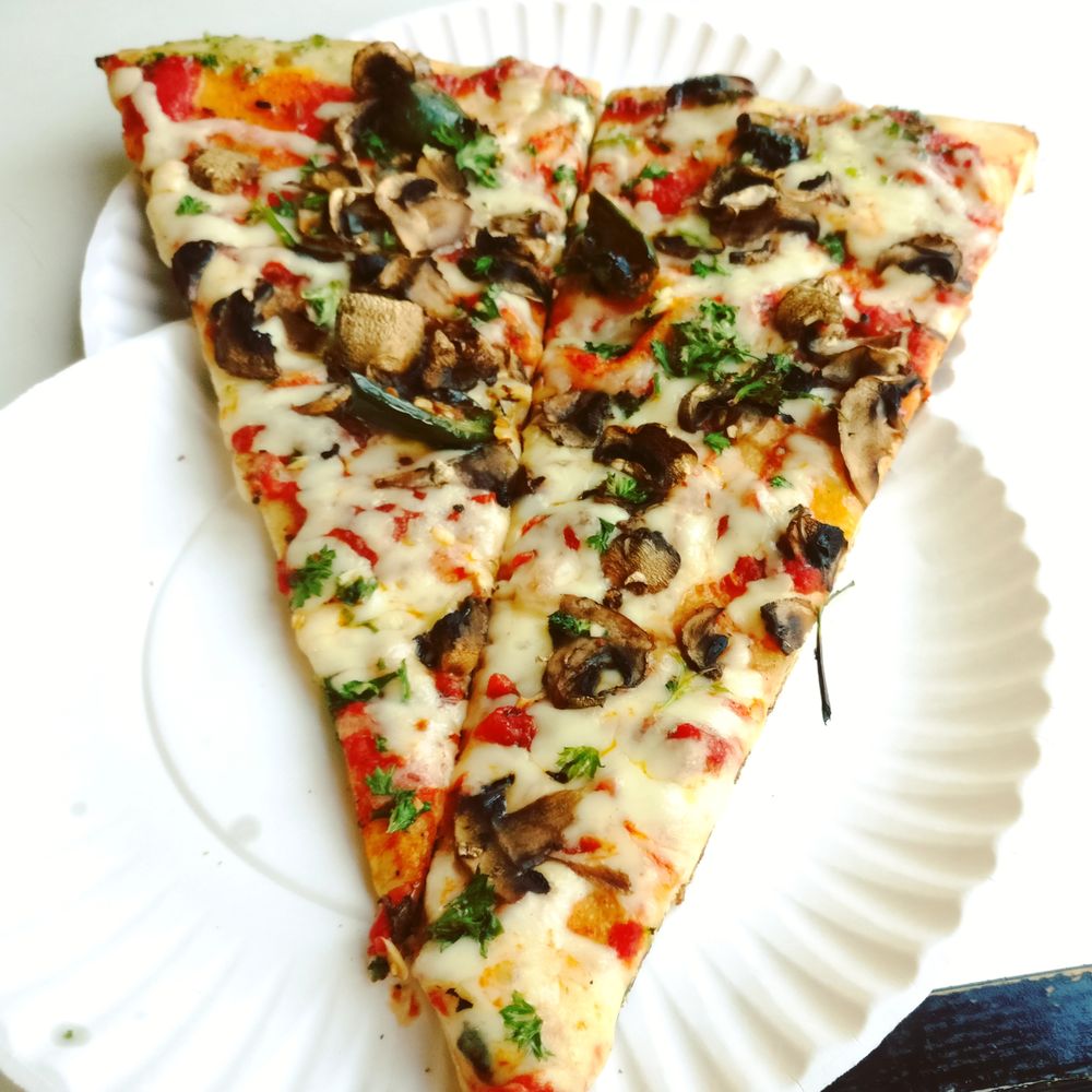KING SLICE - 48 Photos & 100 Reviews - Pizza - 1598 Bloor St W, High ...