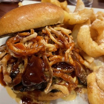 VILLAGE VINTNER WINERY, BREWERY & RESTAURANT - 186 Photos & 330 Reviews ...