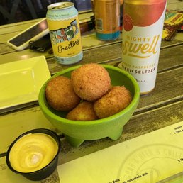 BEER TRADE CO - Updated June 2024 - 268 Photos & 268 Reviews - 145 NE ...