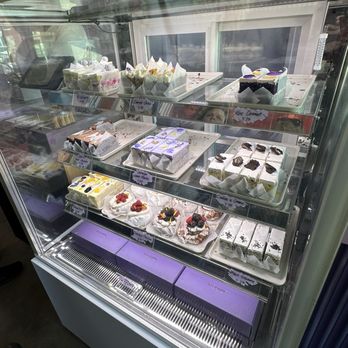 FLOURING CAKE SHOP - Updated November 2024 - 144 Photos & 49 Reviews ...