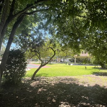 CRESTHAVEN PARK - Updated August 2024 - 21 Photos - 1320 NE 27th Ct ...