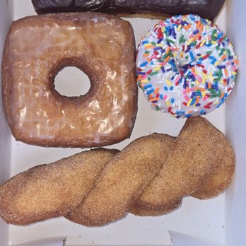 FRESH DONUTS - Updated January 2026 - 22 Photos & 10 Reviews - 10940 ...