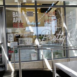 PRETTY BIRD HOT CHICKEN - DOWNTOWN - Updated December 2025 - 996 Photos ...