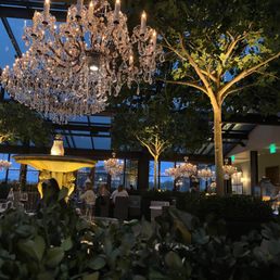 RH ROOFTOP RESTAURANT AT RH MINNEAPOLIS - Updated July 2025 - 737 ...