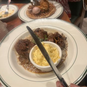 FIXINS SOUL KITCHEN - LOS ANGELES - Updated January 2025 - 3996 Photos ...