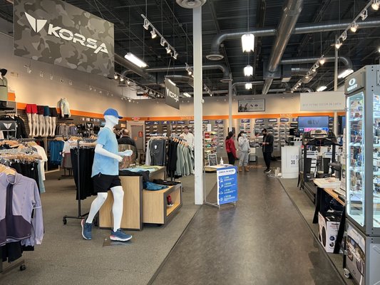 ROAD RUNNER SPORTS - Updated January 2026 - 88 Photos & 147 Reviews ...