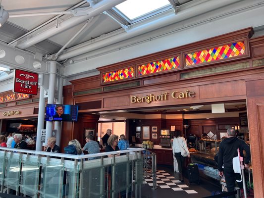 BERGHOFF CAFE - Updated January 2026 - 267 Photos & 401 Reviews - 10000 ...