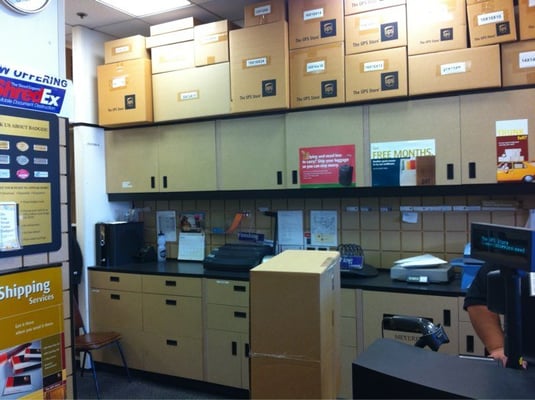 THE UPS STORE - 25 Photos & 81 Reviews - 11870 Santa Monica Blvd, Los ...