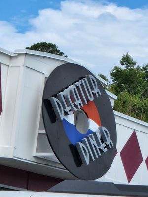 DECATUR DINER - Updated October 2025 - 201 Photos & 199 Reviews - 9609 ...
