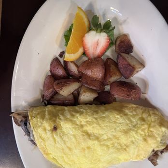 SIMPLE SIMON’S BAKERY & BISTRO - Updated July 2024 - 1274 Photos & 1555 ...