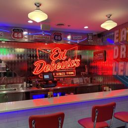 ED DEBEVIC’S - Updated July 2025 - 588 Photos & 378 Reviews - 159 E ...