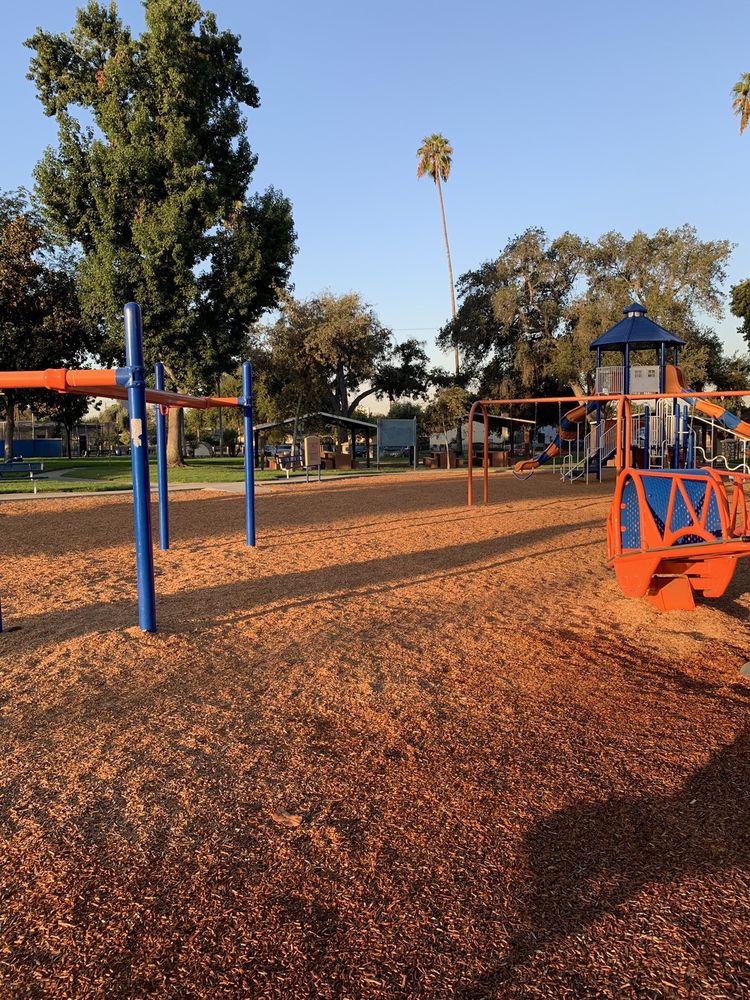 GLADSTONE PARK - Updated December 2025 - 38 Photos - Corner Of Pasadena ...