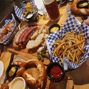 BERLINER PUB - 582 Photos & 629 Reviews - 221 Main Ave S, Renton, WA - Yelp