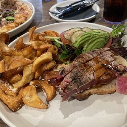 BARNYARD CRAFTHOUSE & EATERY - Updated July 2025 - 399 Photos & 456 ...