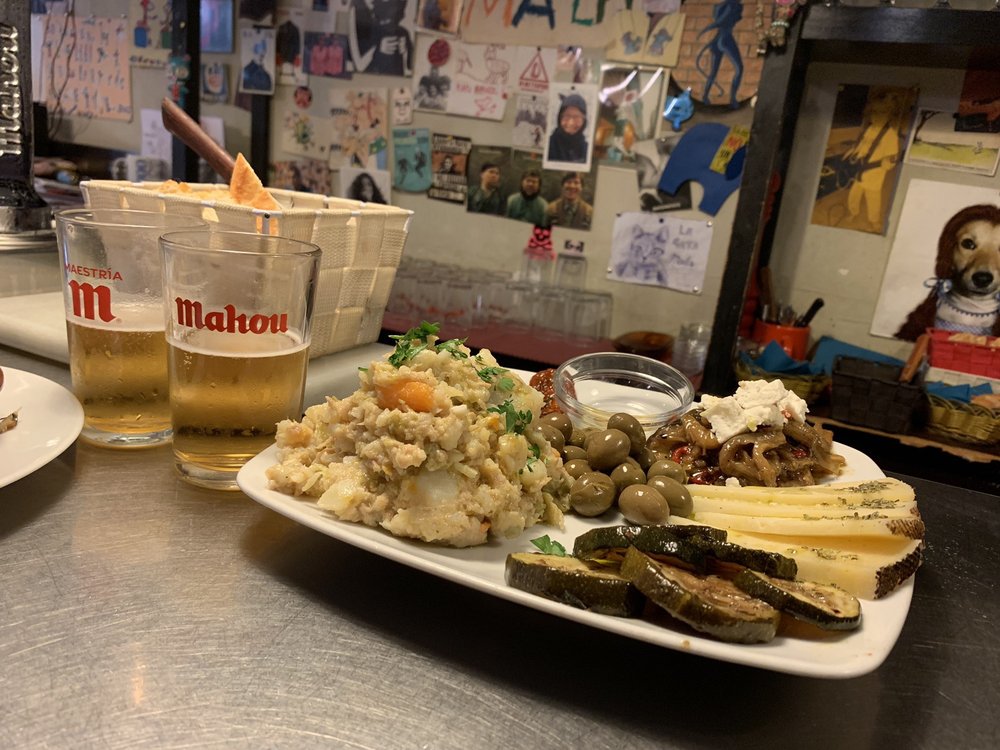 GATA MALA - 146 Photos & 141 Reviews - Carrer de Rabassa, Indre-et ...