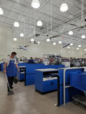 GOODWILL SUPERSTORE - Updated November 2025 - 42 Reviews - 3929 Tampa ...