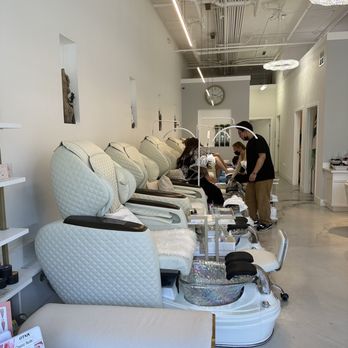 VALENCIA NAIL SPA - Updated September 2024 - 40 Photos & 32 Reviews ...