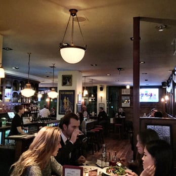 FLANAGANS IRISH BAR - Updated February 2025 - 12 Photos - Picassoplatz ...