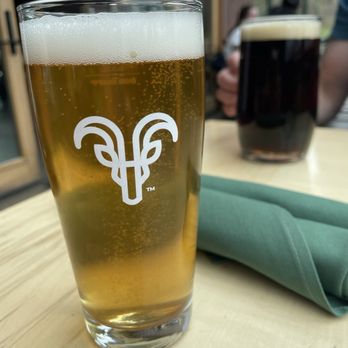 VON TRAPP BREWING BIERHALL RESTAURANT - Updated October 2024 - 923 ...