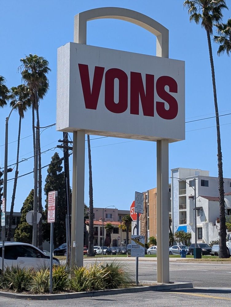 VONS - Updated January 2026 - 109 Photos & 194 Reviews - 3900 E Ocean ...