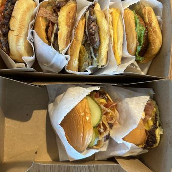 SHAKE SHACK ROUND ROCK - Updated November 2025 - 87 Photos & 47 Reviews ...