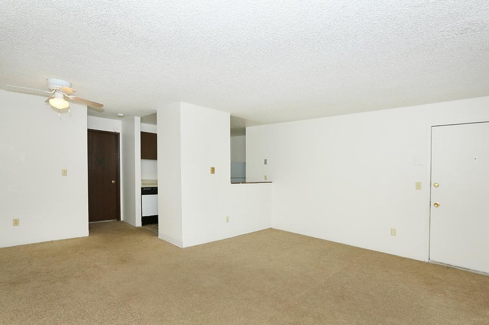 PHOENIX COURT APARTMENTS - Updated October 2025 - 11 Reviews - 23913 ...