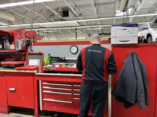 VICTORY TOYOTA OF BROOK PARK - Updated December 2025 - 46 Photos & 81 ...