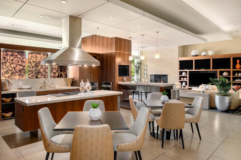 TEN20 - Updated October 2025 - 53 Photos & 49 Reviews - 10710 NE 10th ...