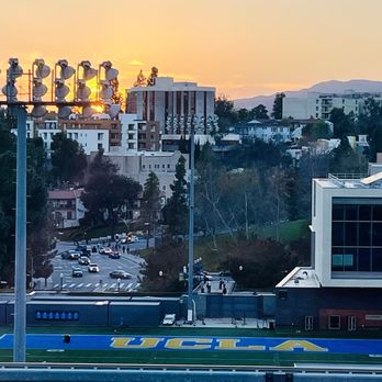 UCLA MEYER & RENEE LUSKIN CONFERENCE CENTER - Updated October 2025 ...