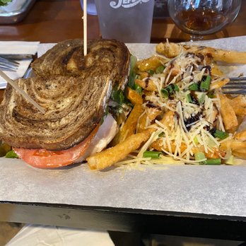 BEERHEAD BAR & EATERY - Updated November 2024 - 210 Photos & 110 ...