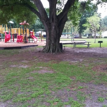 HANDLEY PARK - Updated December 2025 - 10 Photos - 1419 Phyllis St ...