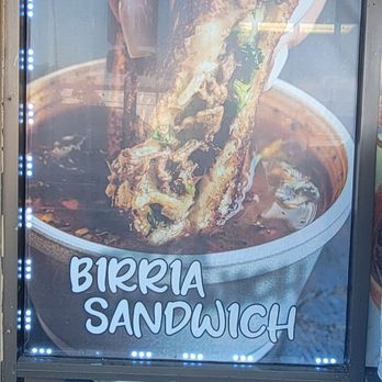 BIRRIERIA LITTLE TIJUANA - Updated December 2024 - 449 Photos & 668 ...