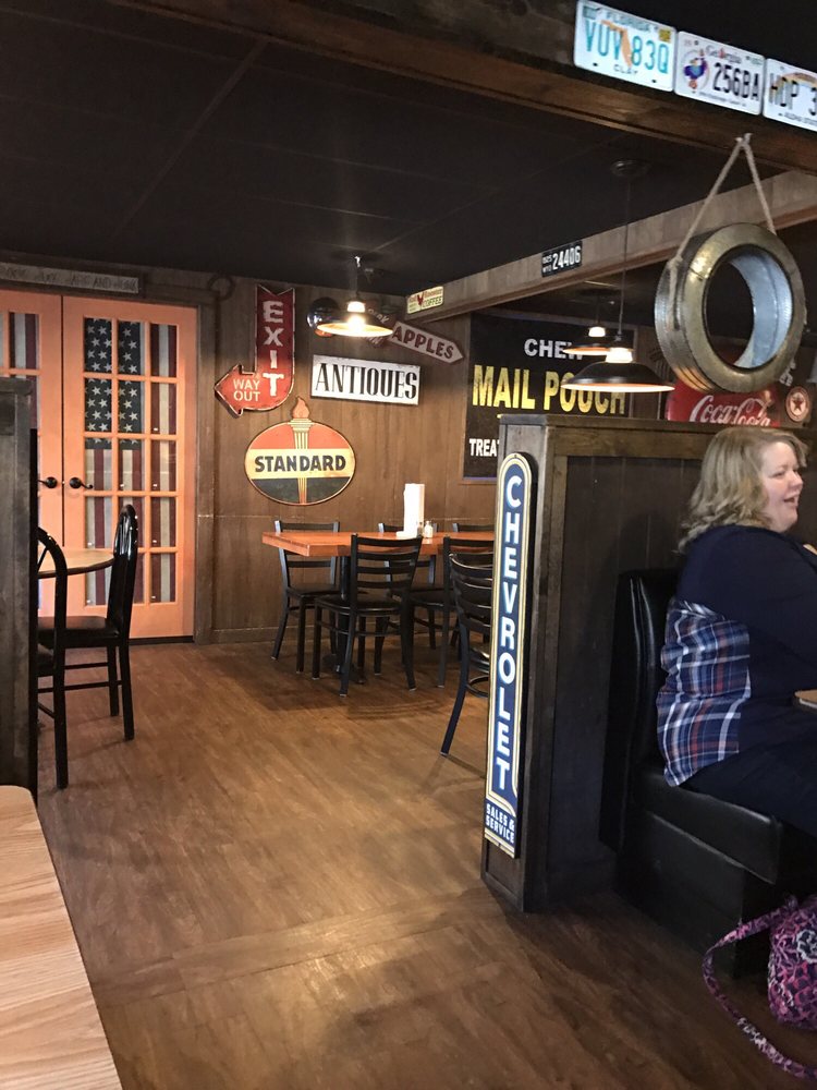 CHEECH’S PIZZA - Updated April 2024 - Lenore, West Virginia - Italian ...