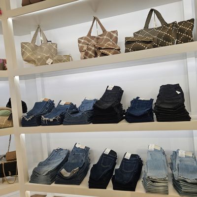 BRAND BAR - Updated January 2026 - 13 Photos - 8420 Transit Rd ...